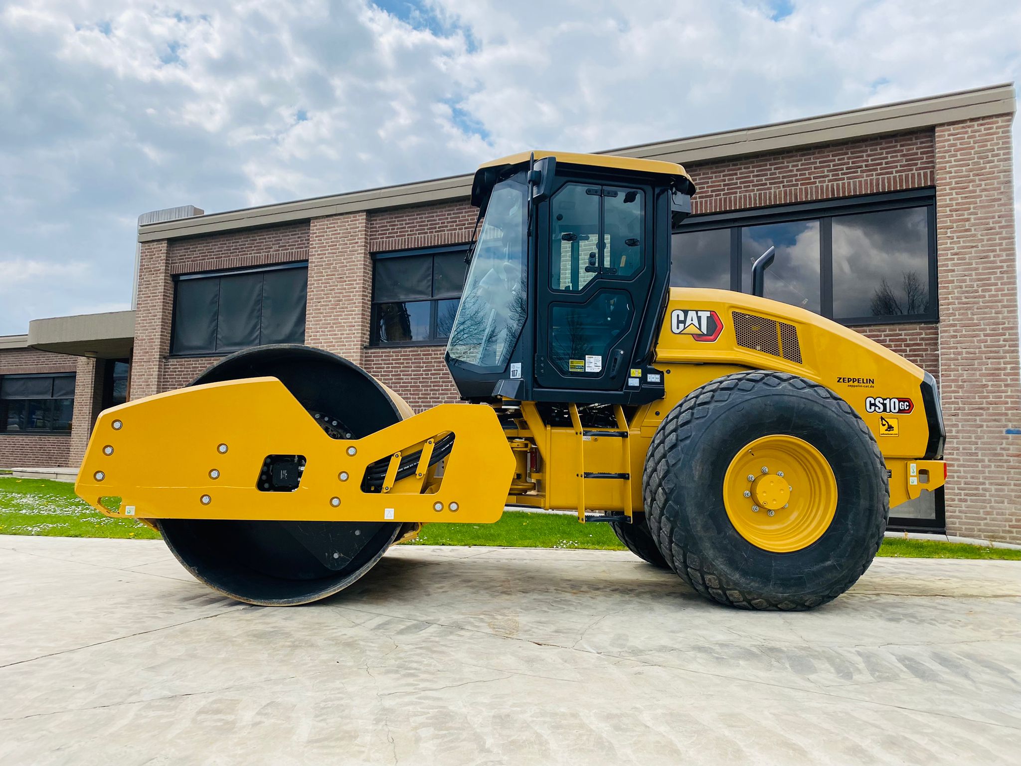 Cat CS10GC - Yellowdozer